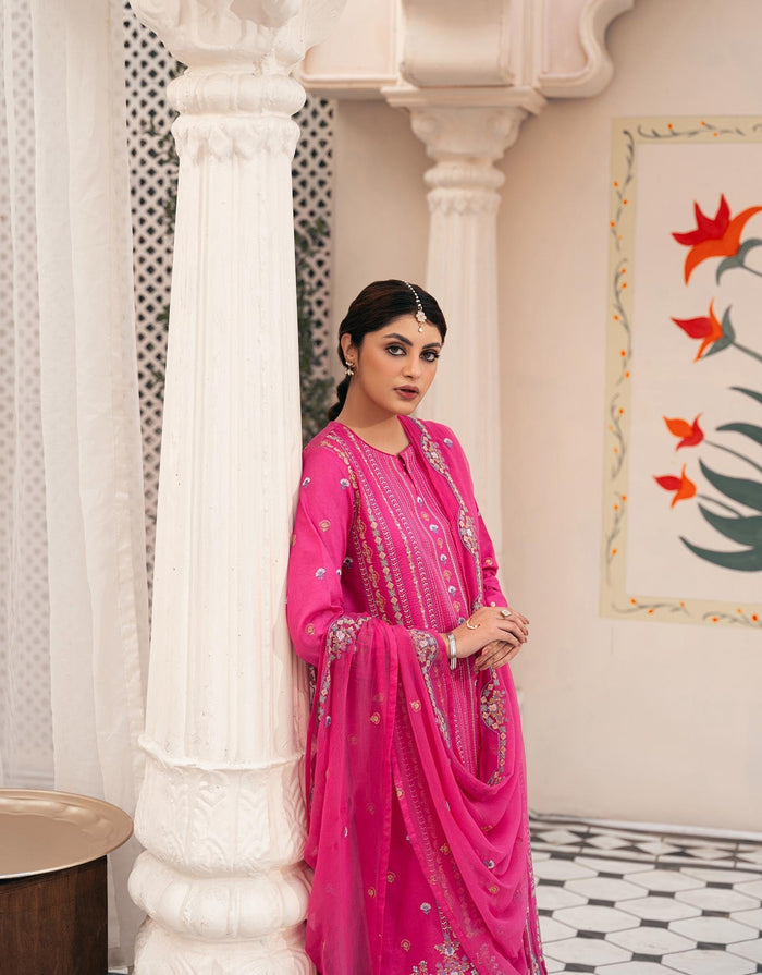 Taana Baana | Luxury Embroidered Fabrics